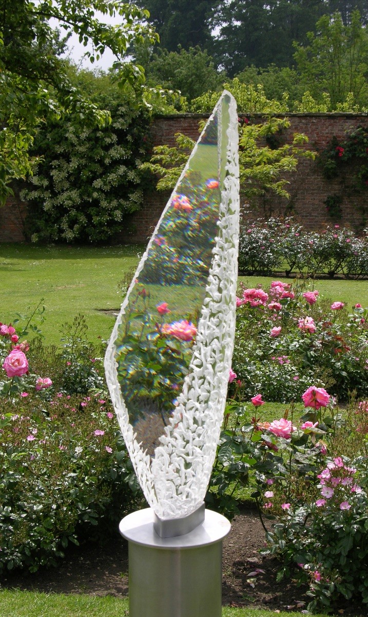 Two Decades of Glass Sculpture by Richard Jackson and Sally Fawkes ...